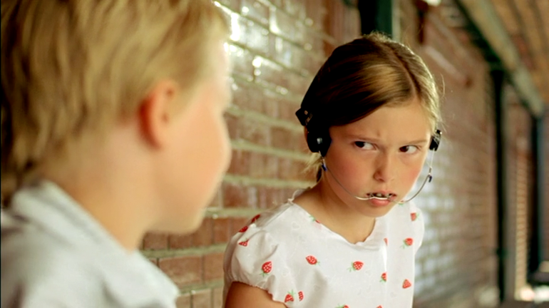 Når man snakker med piger skal man være forsigtig. | Filmcentralen