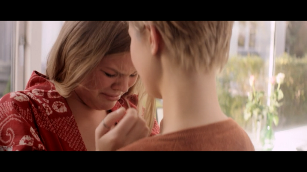 2 piger 1 kage 00:10:51.53 - 00:11:15.00 | Filmcentralen